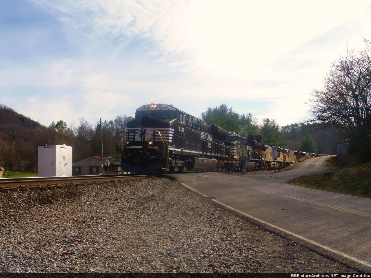 NS 8135 on NS 165 thru Roe Junction